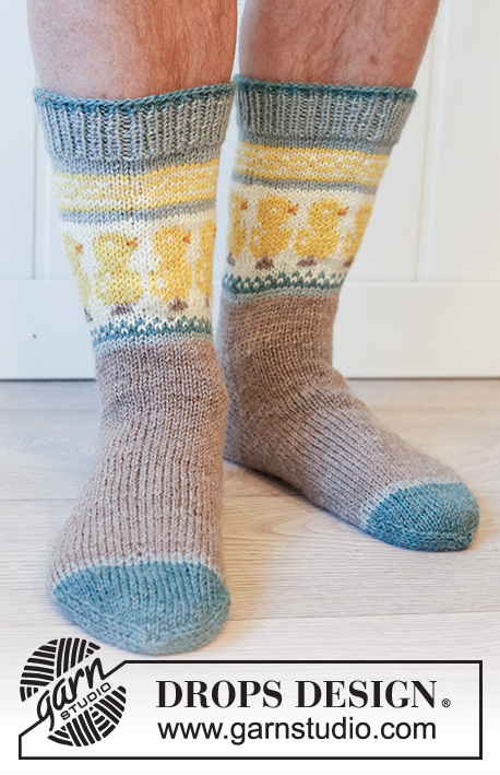 224-35 Dancing Chicken Socks by DROPS Design - Køb billigt her